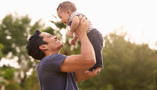 A Father’s Brain and Biology Change When He Cares for His Baby – in ...