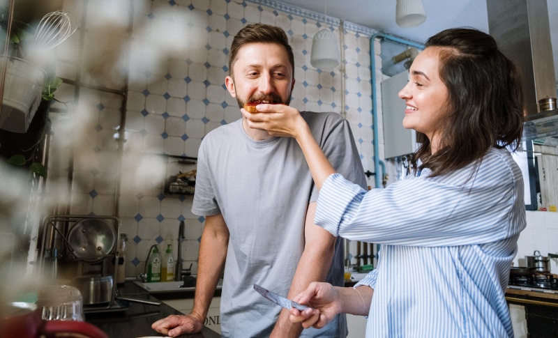 5 Non-Romantic Signs You’re in a Healthy Relationship - The Good Men ...