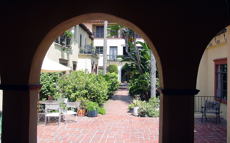 Can Courtyard Blocks Make Cities More Family Friendly? - The Good Men ...