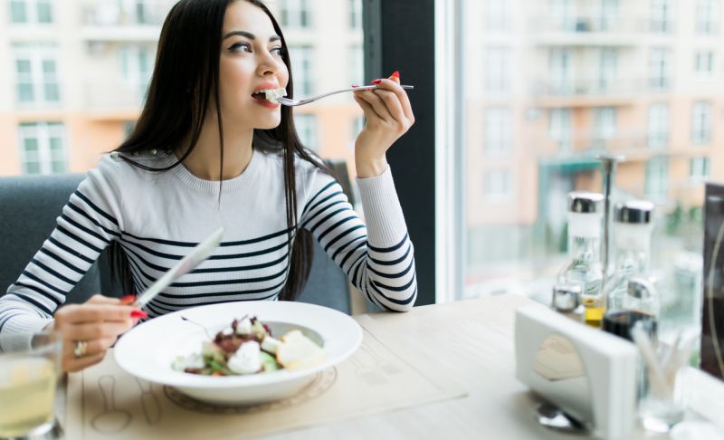 How to Manage Food and Your Thoughts Through Mindful Eating - The Good ...