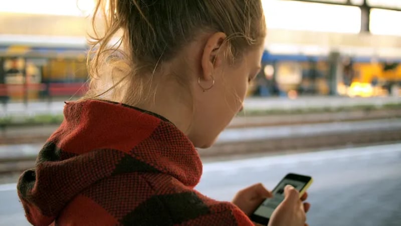 Should You Text Him First? - The Good Men Project