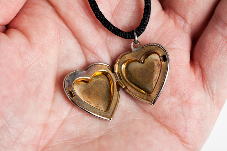 Locket Photo Prints: 5 Tips for Preserving Tiny Treasures with Style ...